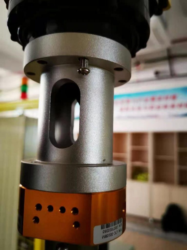 Pneumatic Pick Up Of Auto Parts With Robot Tool Changer - LH-TC