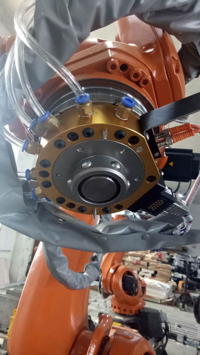 Quick Change Robot System Applied to Handling and Palletizing Projects ...